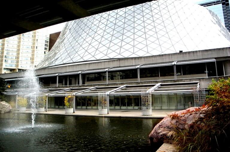 LISZTS | 10 Things You Probably Didn't Know About Roy Thomson Hall