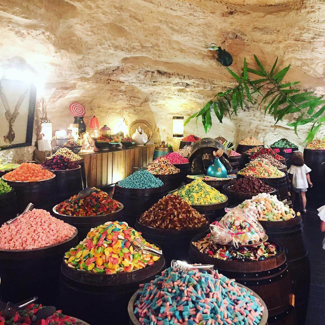 port de Bonifacio gautiercapuconLa caverne d'Ali baba @cavernealibonbon ...