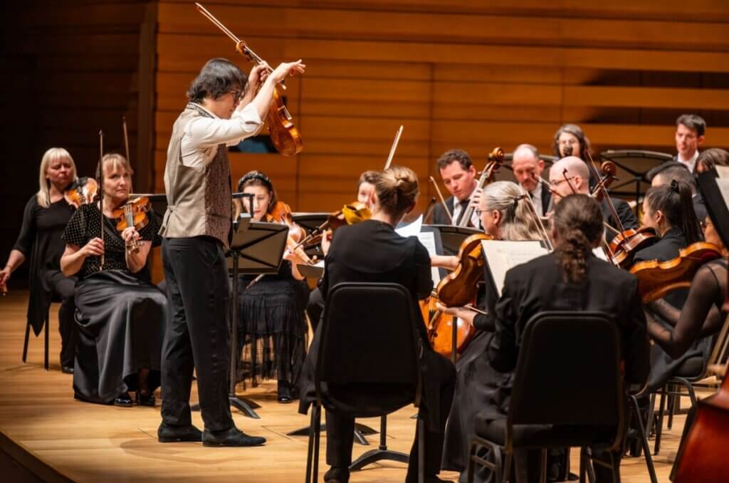 SCRUTINY | Heroic Conductor & Violinist Shunske Sato Leads Tafelmusik ...